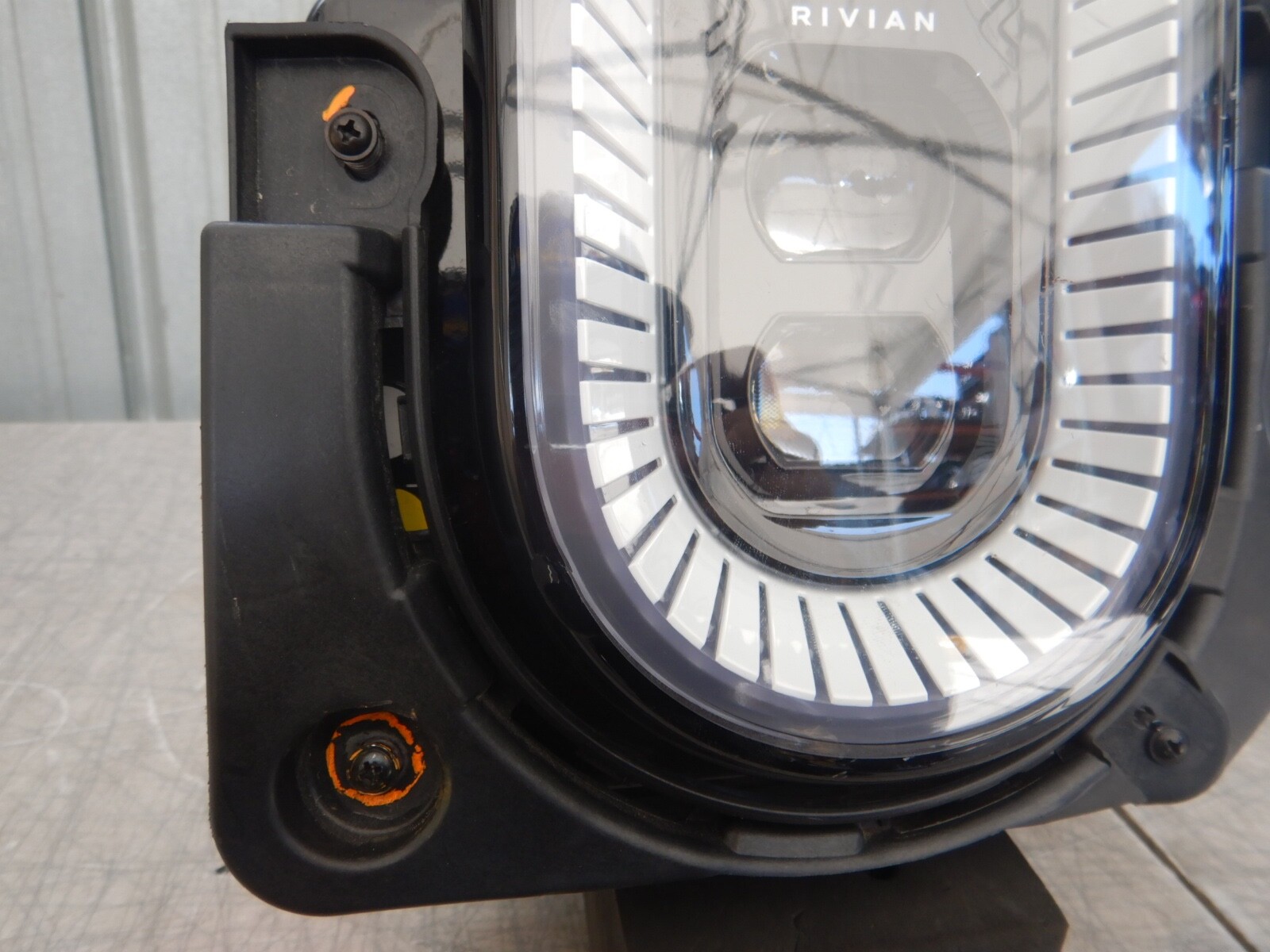 2021 2022 2023 RIVIAN R1T LEFT SIDE LED HEADLIGHT COMPLETE OEM | eBay