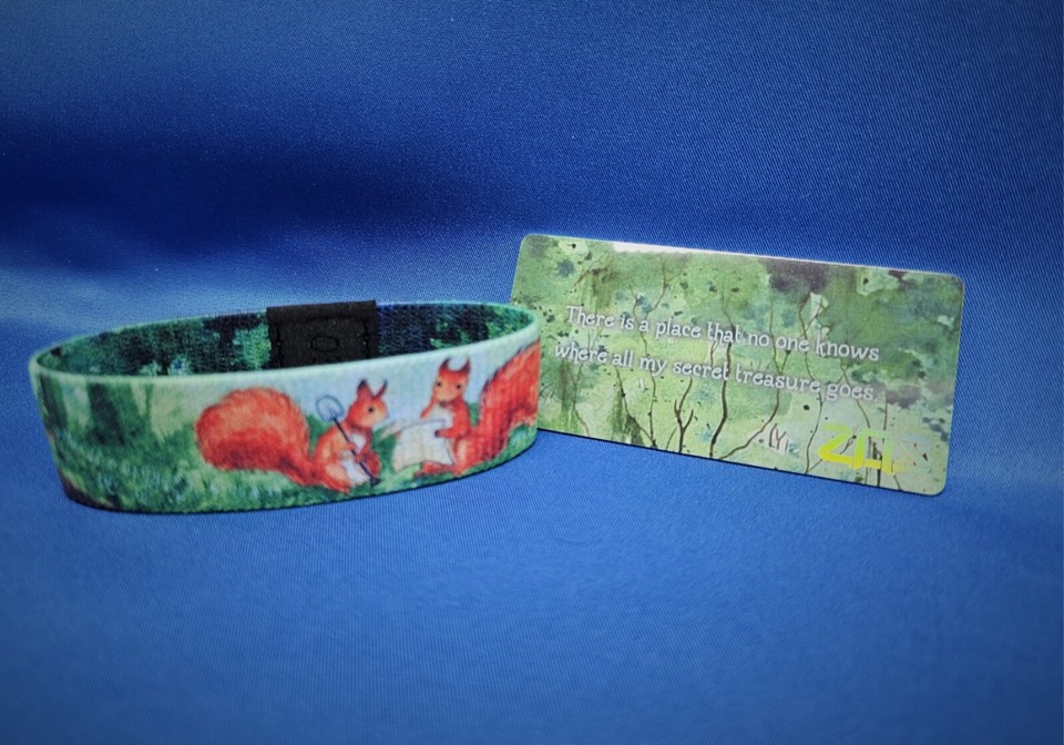 ZOX COLLECTION "Secret Stash" Bracelet with Card. (Sz Medium) SQUIRRELS ...