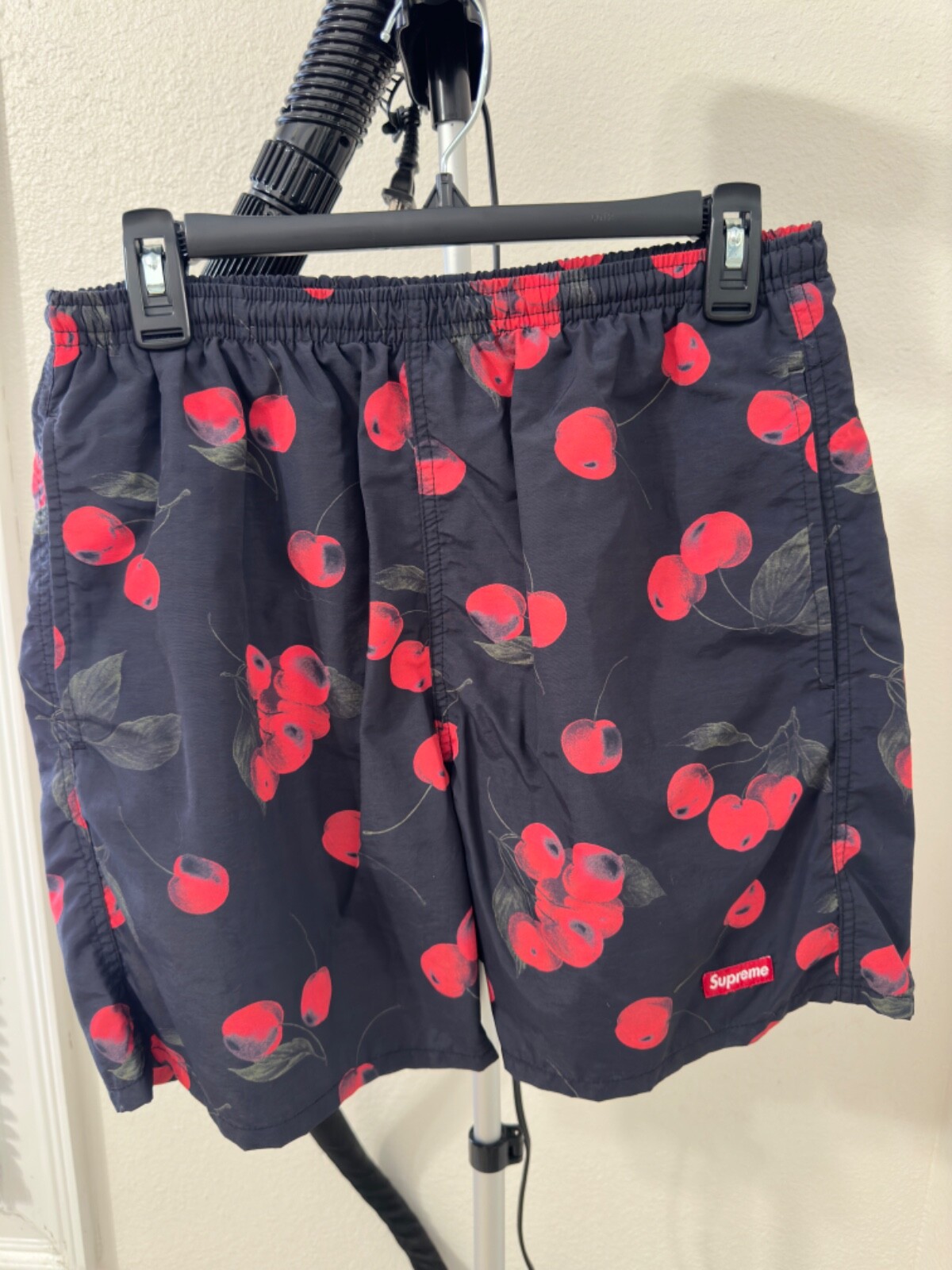 Supreme nylon water shorts black cherry Size Small - Gem