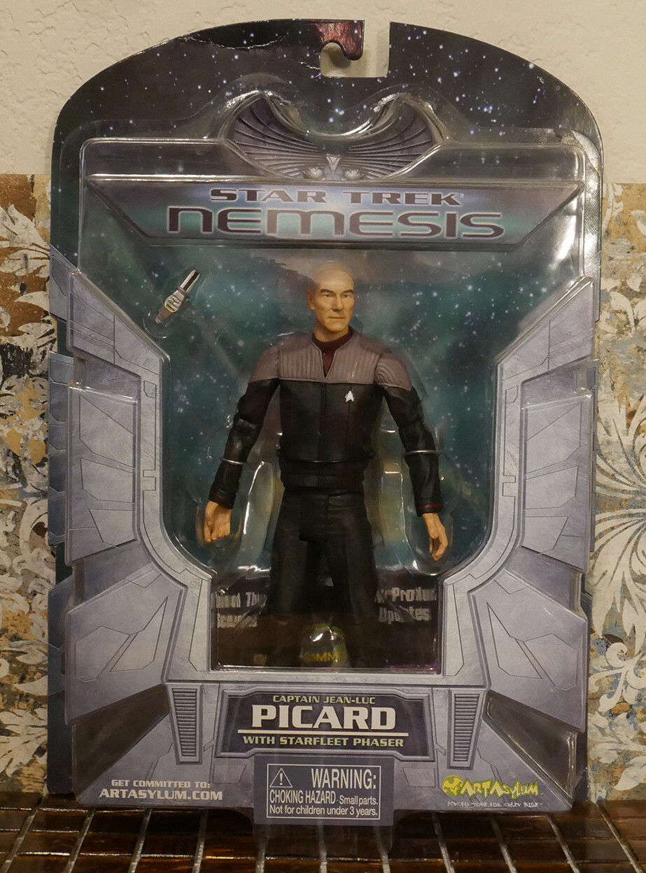 Star Trek Nemesis Captain Jean-Luc Picard w Phaser & Coin Art Asylum ...
