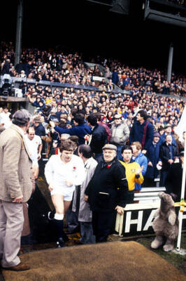 John Carleton Runs Out On To The Pitch Before The Match 1982 OLD RUGBY ...