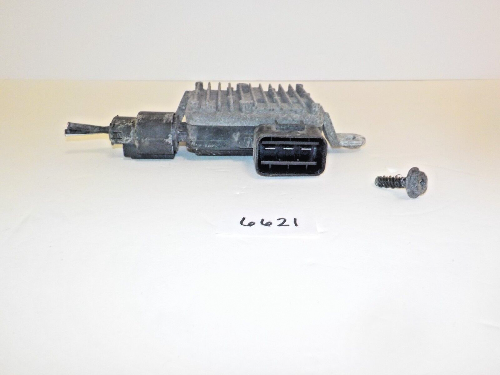 16-18 Hyundai Tucson Cooling Fan Resistor Control Module OEM 25385 ...