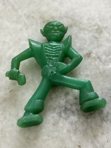1960s Vintage Gumball Vending Machine Alien Monster Figure Toy Green W ...
