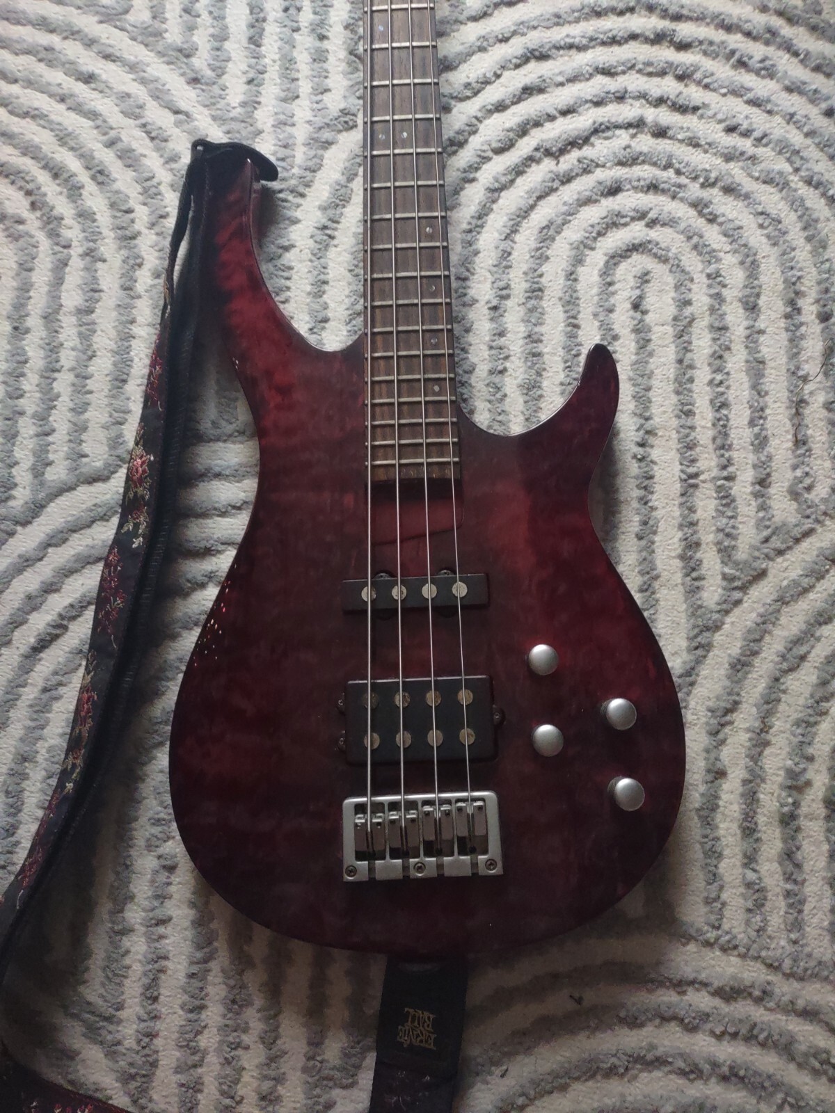 Rogue bass guitar 4 string with strap and 5 ft cord | eBay