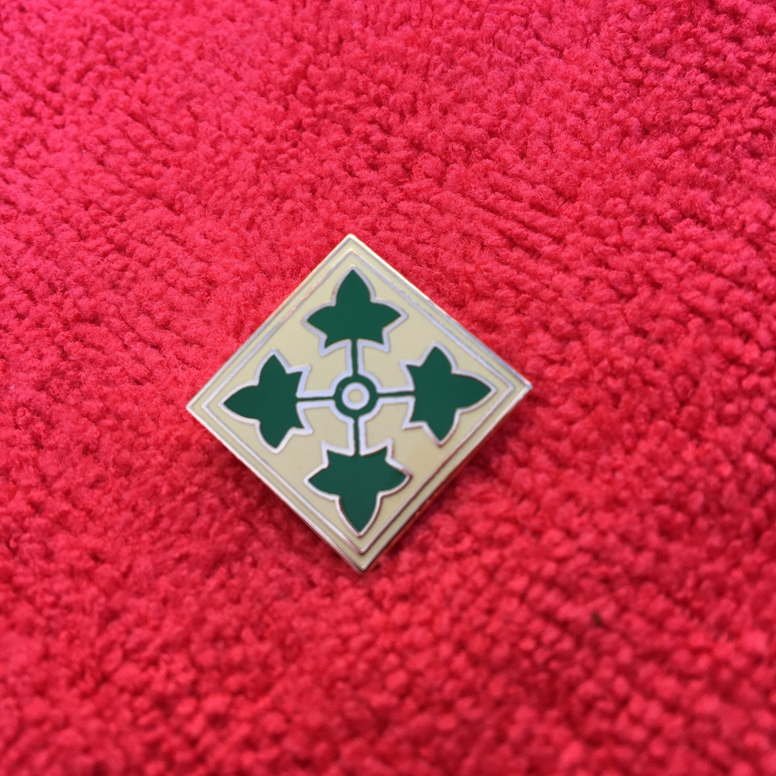 US ARMY 4TH INFANTRY DIVISION HAT/LAPEL PIN | eBay