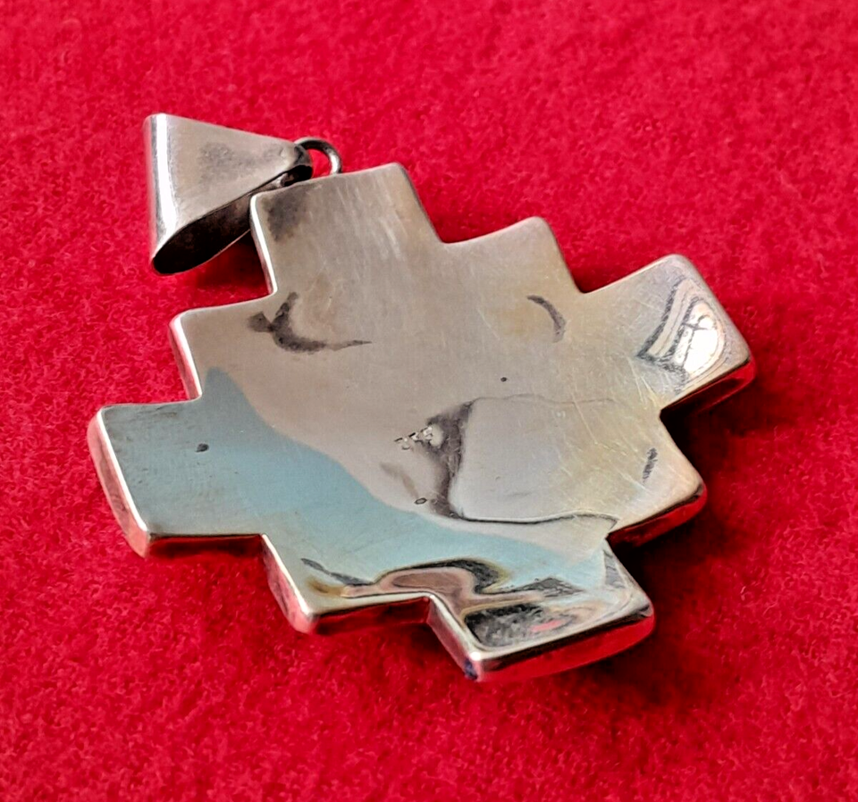 Peruvian pendant with a Machu Picchu design made of Silver with ...