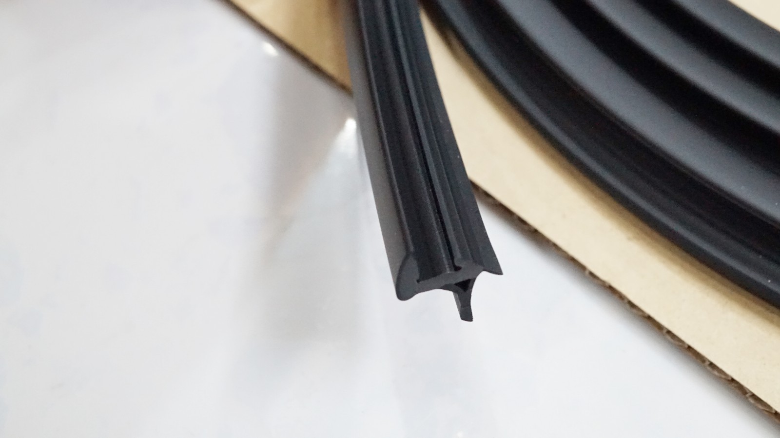 TOYOTA HILUX FORTUNER 2005-2014 MOULDING, WINDSHIELD,OUTER UPPER 75531 ...