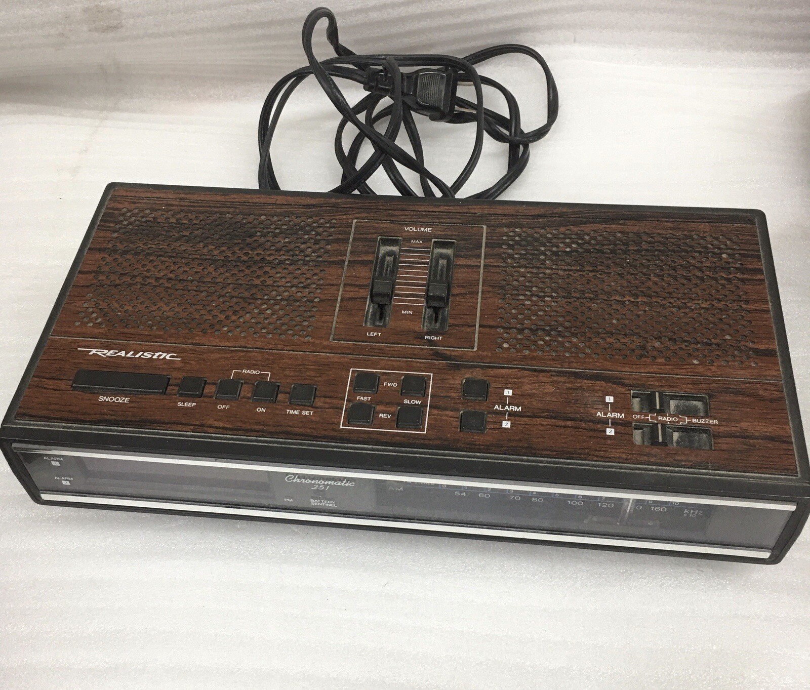 RADIO SHACK - Realistic - dual Digital Alarm Clock Radio - Model 12 ...