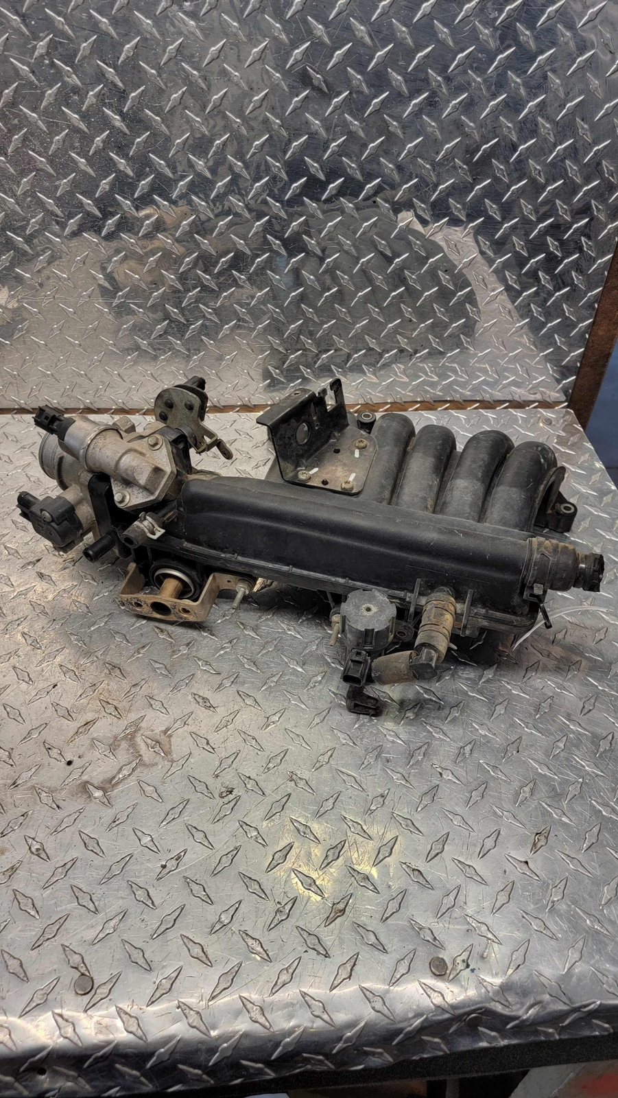 2004-2006 Ford Ranger Intake Manifold | Genuine OEM