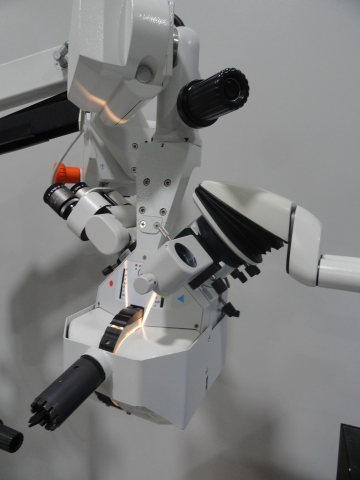 Leica M680 Dual Head Surgical Microscope with two footswitches | eBay