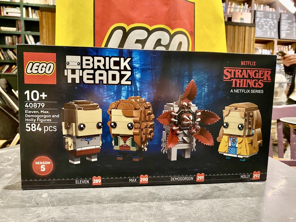 Lego Stranger Things 40879: Eleven, Max, Demogorgon and Holly Figure🚚 ...