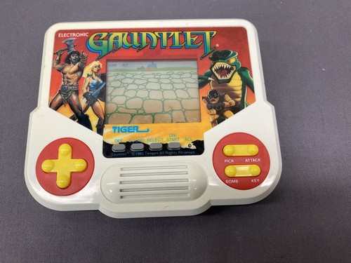 Vtg Gauntlet Electronic Tiger Handheld Game WORKS! | eBay
