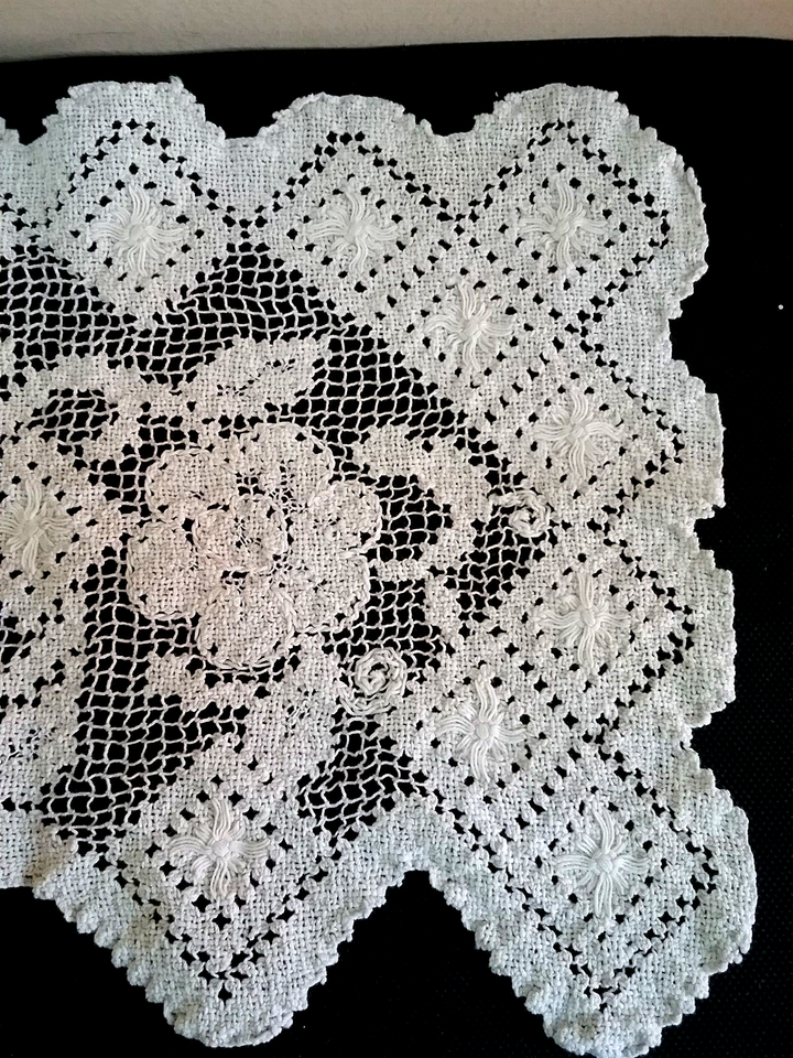 Vtg 3 piece crocheted chair back and arm doily protectors set | eBay