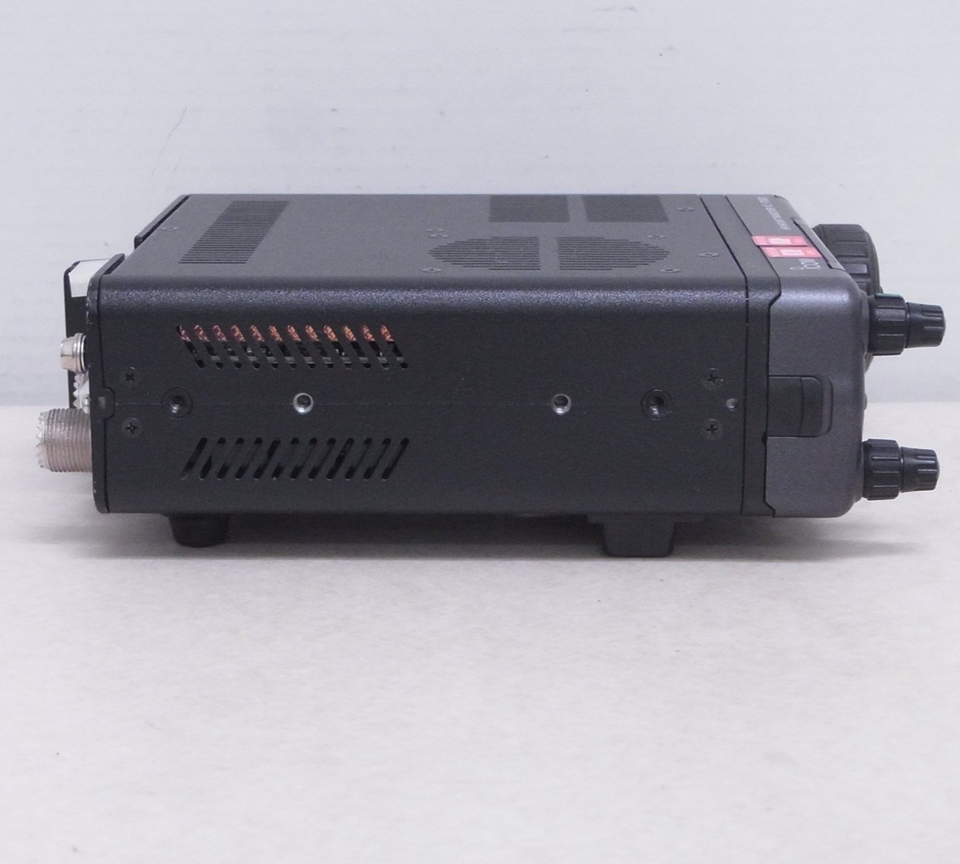 ICOM IC-7000 HF/VHF/UHF ALL MODE transceiver Amateur Ham Radio Working ...