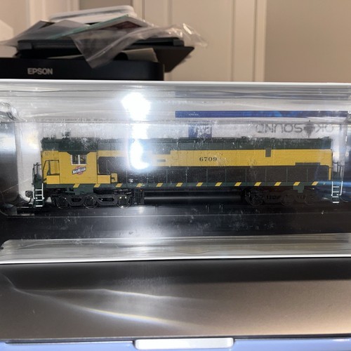 BOWSER Executive C628 CNW OLD YELLOW YELLOW CAB Loksound Chicago ...