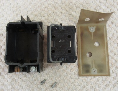 Fuse Blocks & Holders - Pull Out Fuse Block