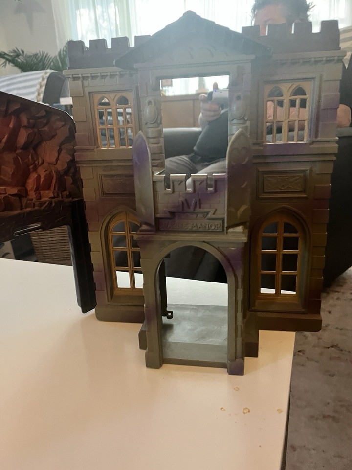 batman the animated series batcave Wayne Manor- Joker- Catwoman ...