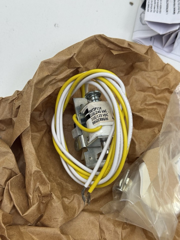 EATON SNT3P11K SHUNT TRIP FOR SERIES C TYPE K BREAKER 110-240VAC - 110/ ...