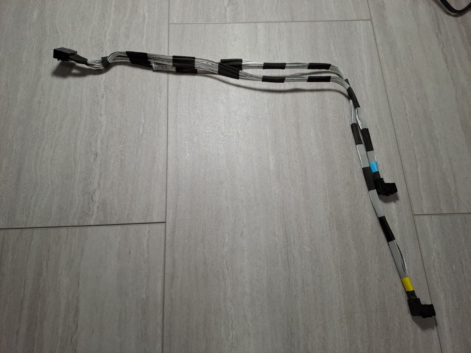 Cisco UCS-220CBLMR8= C220 M4 set of 2 RAID cntrlr cables for 8HDD ...