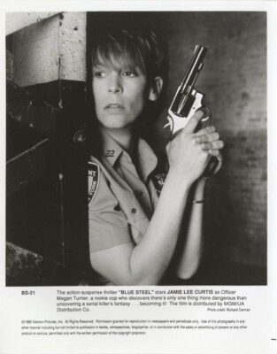 Jamie Lee Curtis Blue Steel Rookie cop holding gun Original 8x10 Photo ...