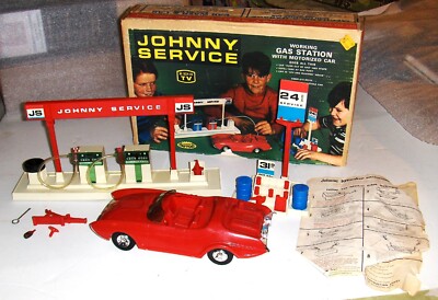 1968 TOPPER TOYS JOHNNY SERVICE WORKING GAS STATION PLAYSET WITH CAR ...