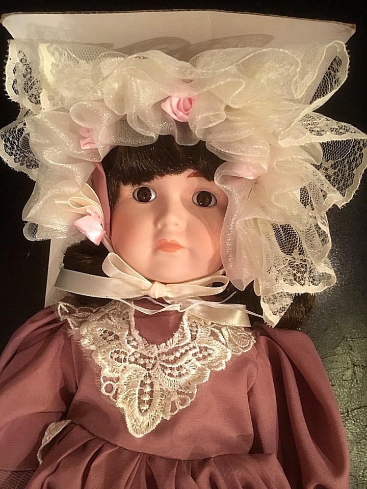 Porcelain Doll Collector's Series-The Main Aisle-Made in Taiwan | eBay