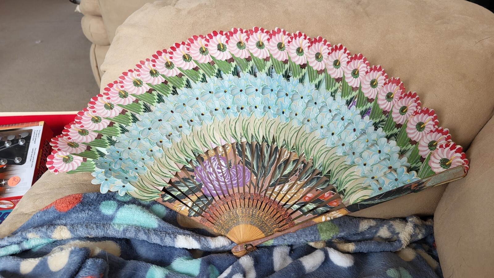 Rare Hand Fan Great Hand Painted scene of Flowers 3d … - Gem