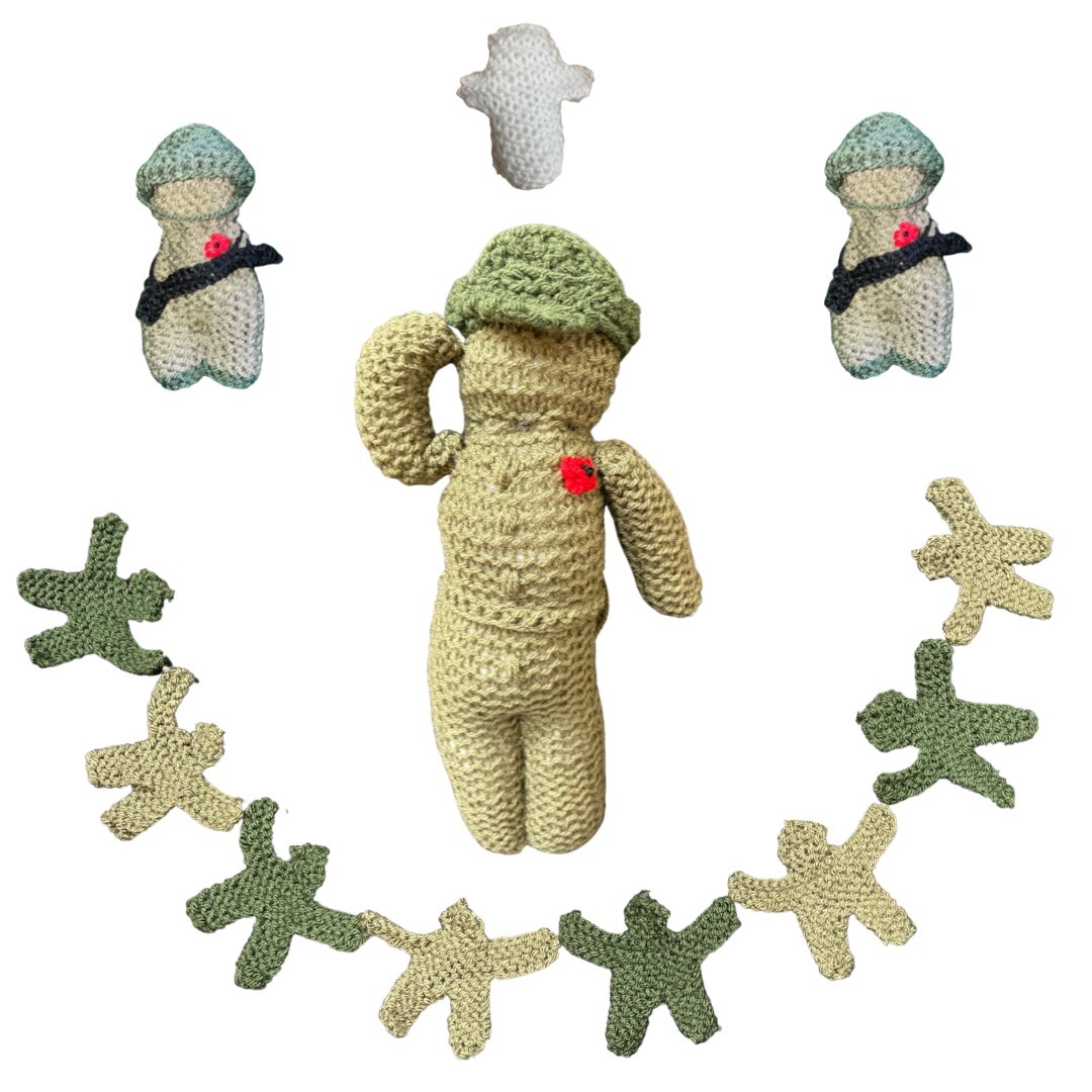 REMEMBRANCE SOLDIER & POPPY EASY knitting pattern | eBay UK