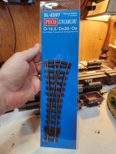 Peco SLE597 Steamline On30 Medium Radius "Wye" Turnout Electrofrog Code ...