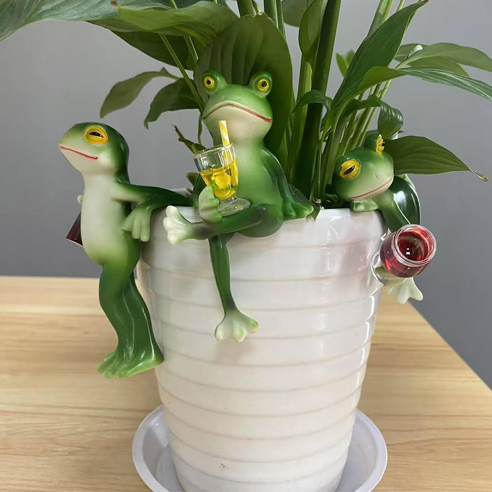 Tipsy Frog Pot Huggers, Funny Frog Statue Plant Huggers for Pots, Small ...