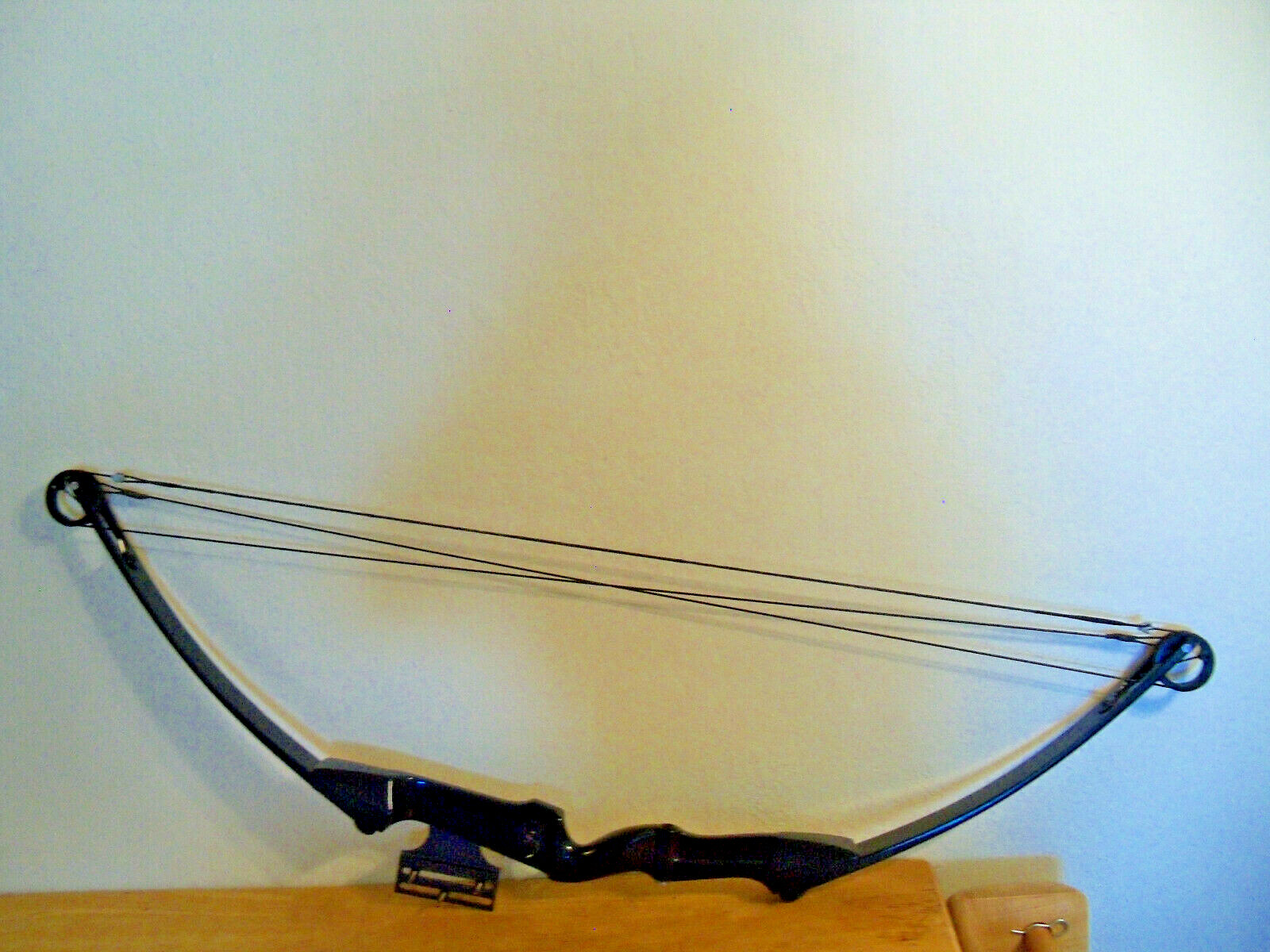 Rambo 2 wide wheel compound bow, Hoyt | eBay