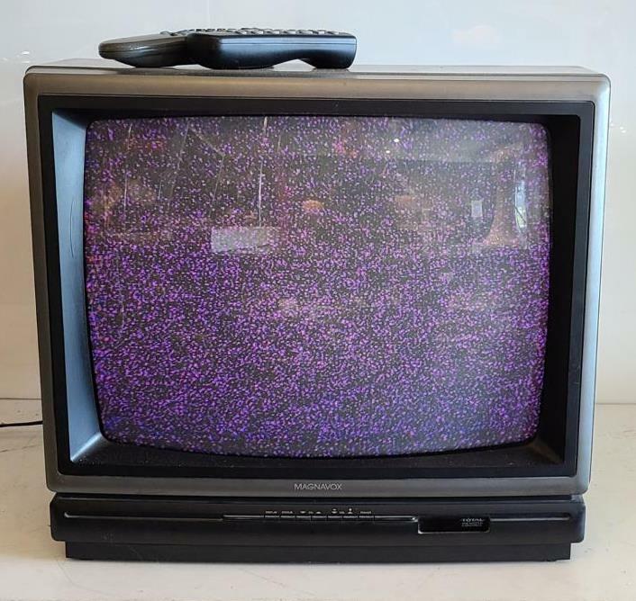 Magnavox Vintage CRT TV 19" Woodgrain 19S403 September 1992 Retro ...