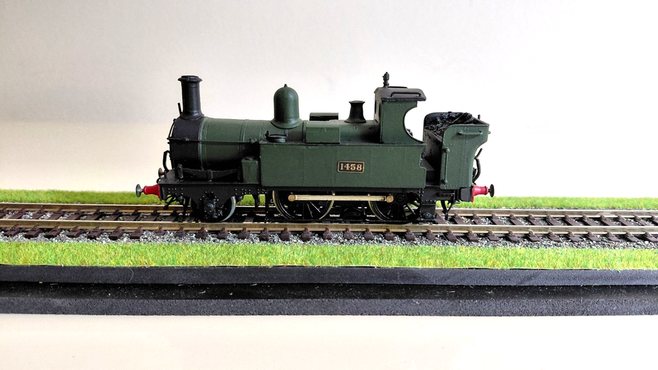 OO Gauge Kit Built Fine Scale GWR 2-4-0 Metro (14XX) Tank Locomotive ...