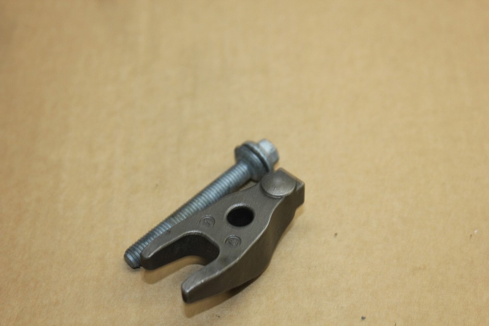 68211304AA RAM 1500 3.0L ECODIESEL FUEL INJECTOR CLAMP CLIP WITH BOLT ...