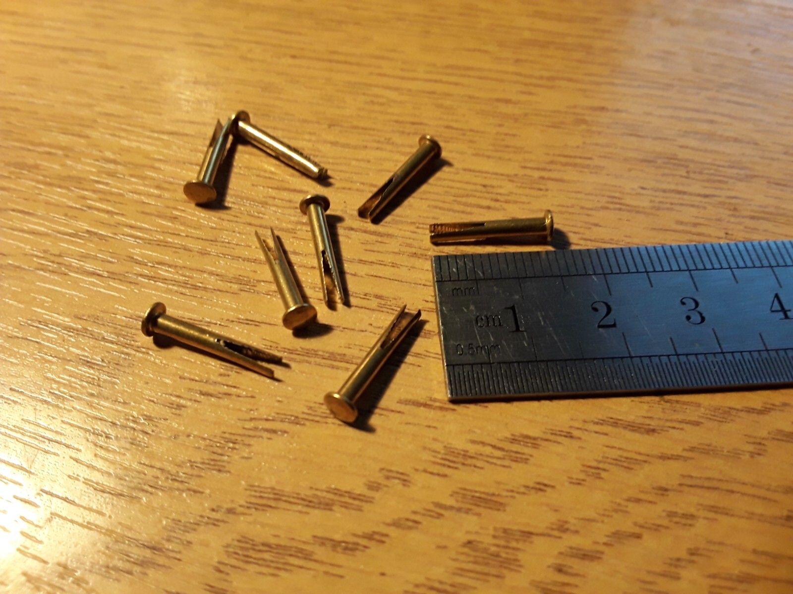 3/32" x 9/16" Bifurcated Split leg solid brass Rivets Oval Head Qty 8 ...