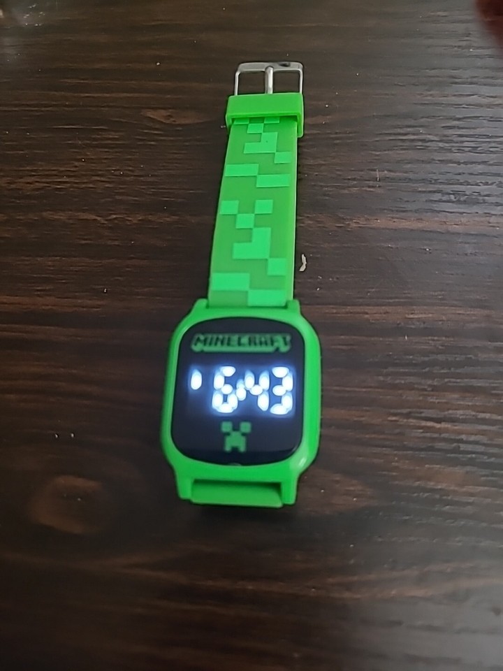 Minecraft Mojang LCD Digital Wrist Watch Green Age 6+ Unisex Works | eBay