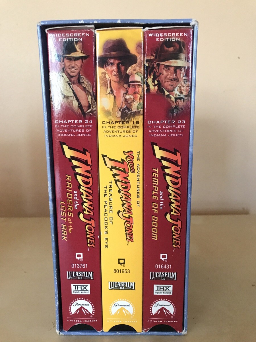 Indiana Jones Holding Treasure Indana Jones And The Island Of The