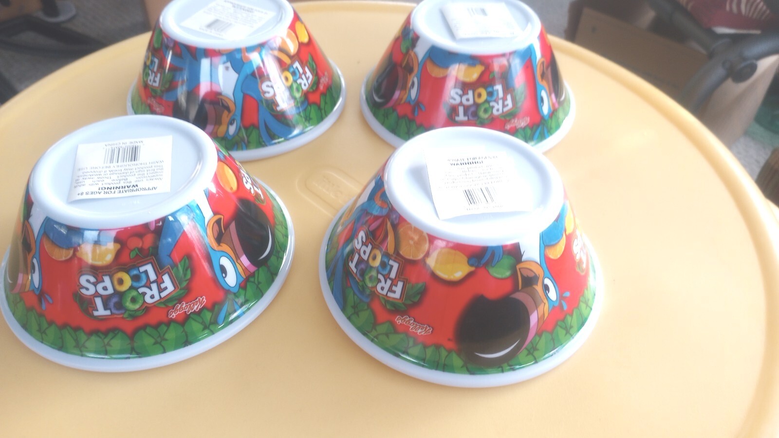 Lot of 4 Kellogg's Plastic Cereal Bowls Fruit Loops Toucan Sam Mint ...