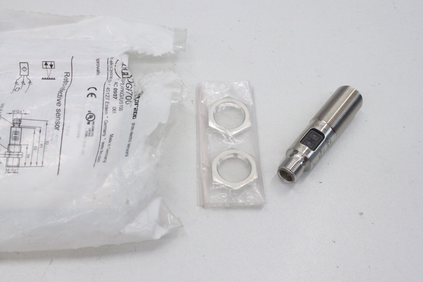 IFM ELECTRONIC OGP700 0.2-15mm 10-36VDC PNP Retroreflektierender ...