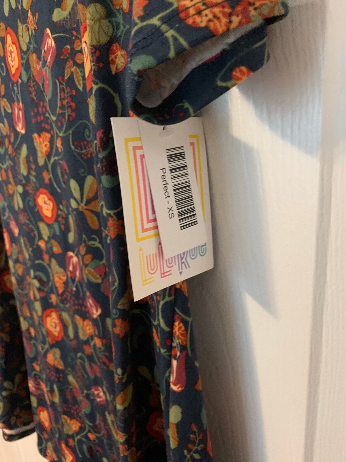 Lularoe NWT Perfect T, Ladies Floral Top / Shirt / Flowers Sz XS EXTRA ...