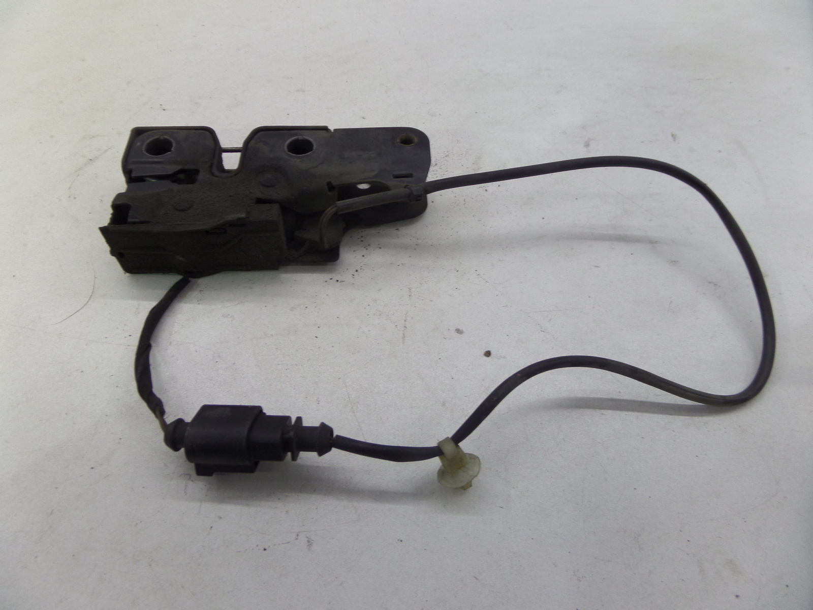 VW Passat 3.6 Hood Latch B6 OEM 3C1 823 509 | eBay