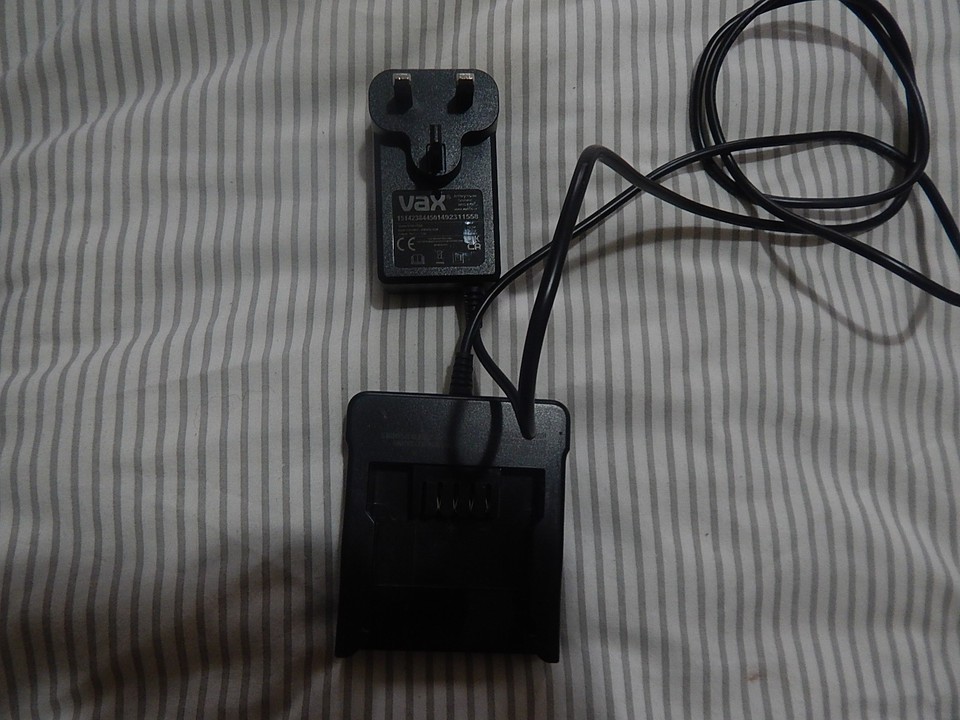 Vax Blade 4 CLVS-B4KS Motor,Dustracker Bar, Battery & Charger,NO Middle ...