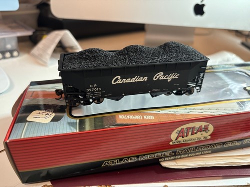 Atlas HO, Offset side 2-Bay hopper, Canadian Pacific 357013 | eBay