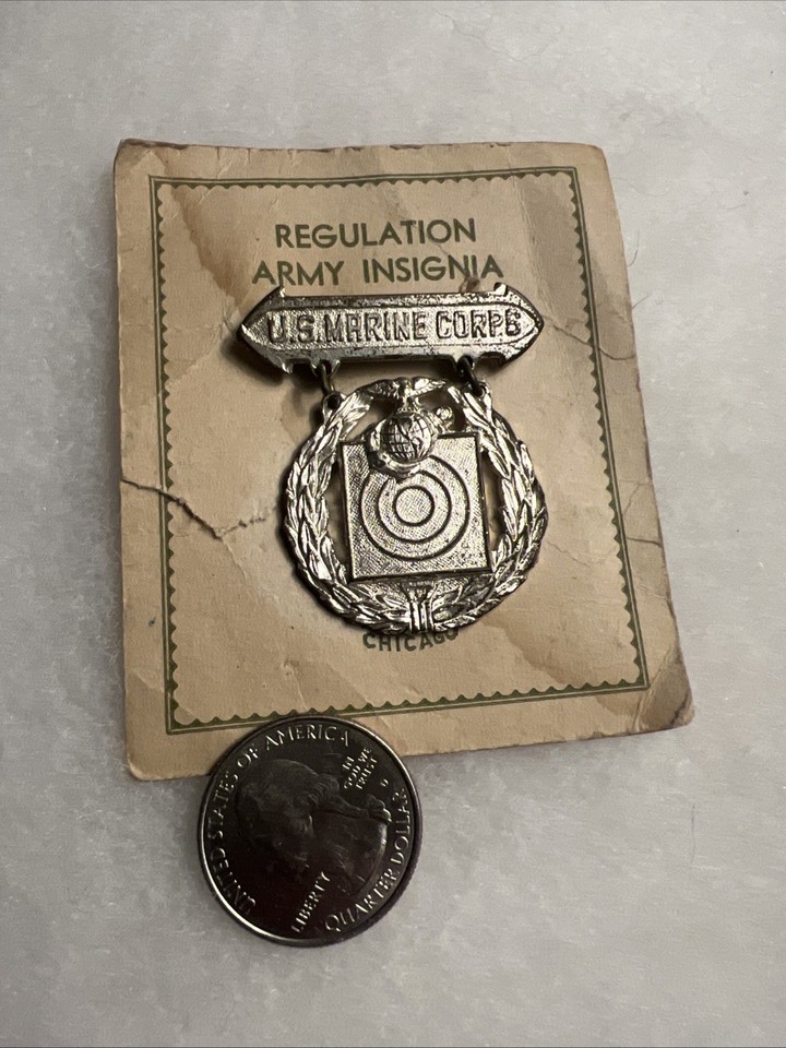 Vintage WWII U. S. Marine Corps Marksmanship Badge On Stock Card USMC ...