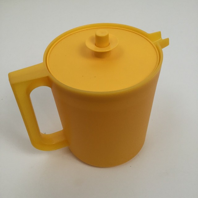 Tupperware Bright Yellow Pitcher 2 Quart Push Button Lid 1575-11 NOS ...