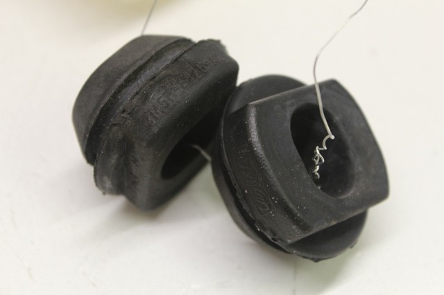 2013 2014 2015 2016 2017 2018 Ford Focus St Radiator Top Mount Bushings ...