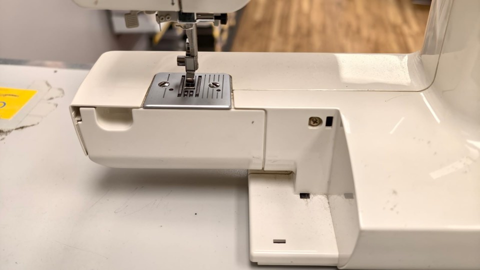 Brother XL-5011 Sewing Machine with Pedal & Cover - Working - *MISSING ...