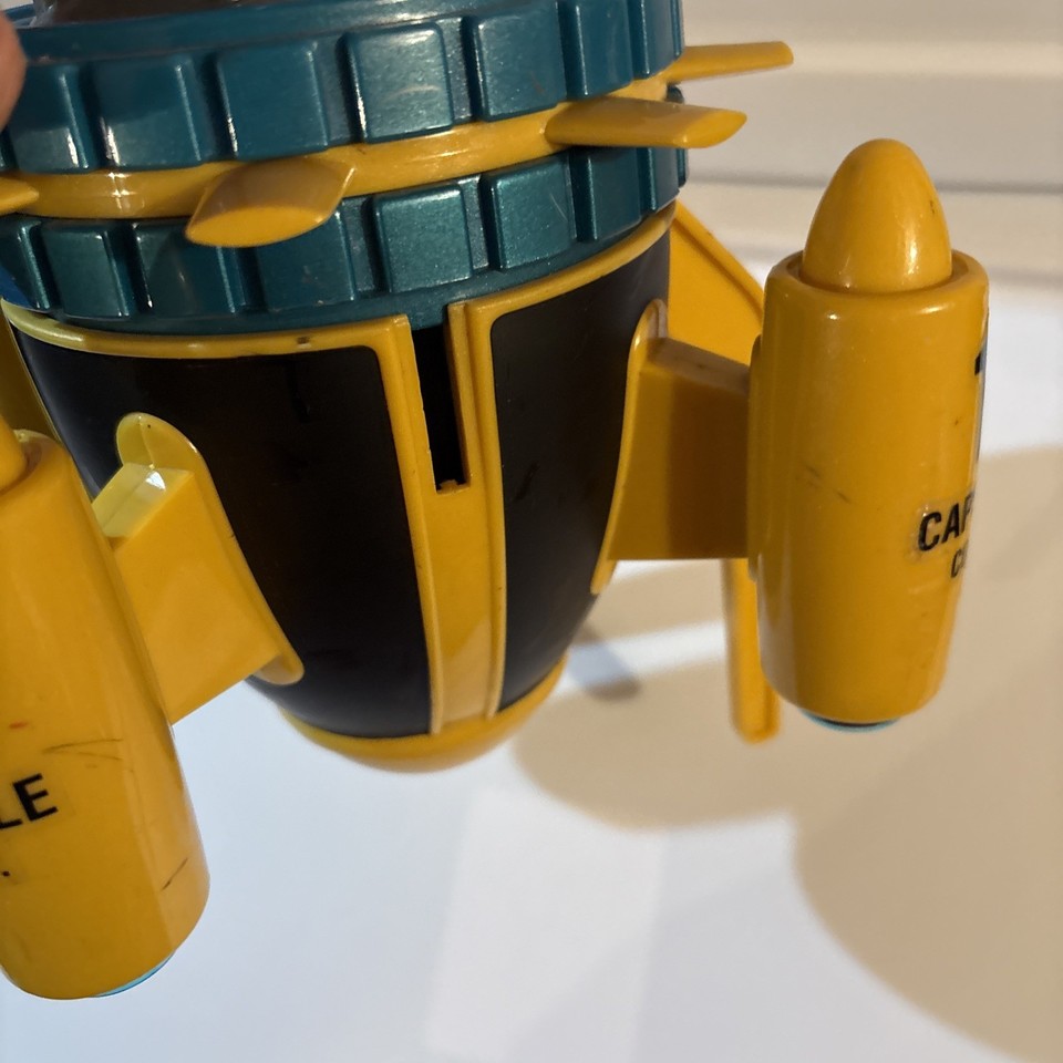 2001 DBZ DRAGON BALL Z TIME MACHINE 1 Capsule Corp Parts Or Repair Read ...