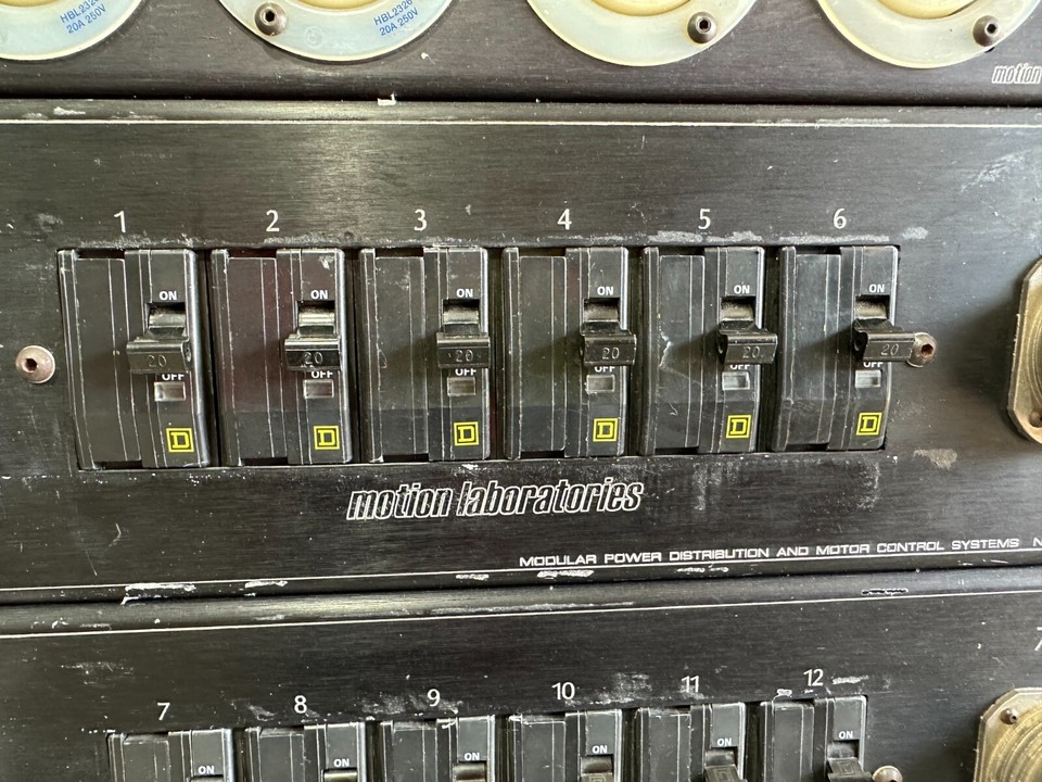 200A MOTION LAB POWER DISTRO 208V 20A x24 SOCA19 x8 #235 (One)THS | eBay