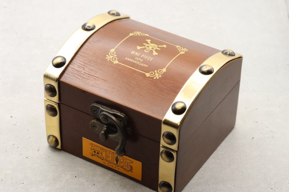 [Near MINT] One Piece 10th Anniversary Limited Golden Compass Watch ...
